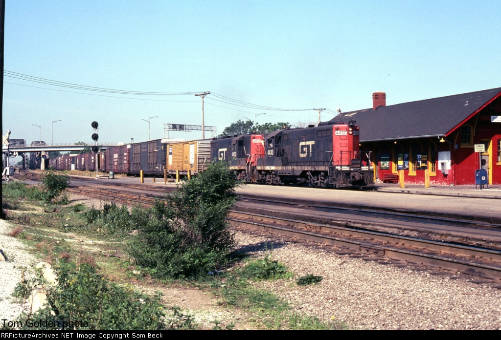 GTW 4430 and 4432 on a Transfer to "The Rock"